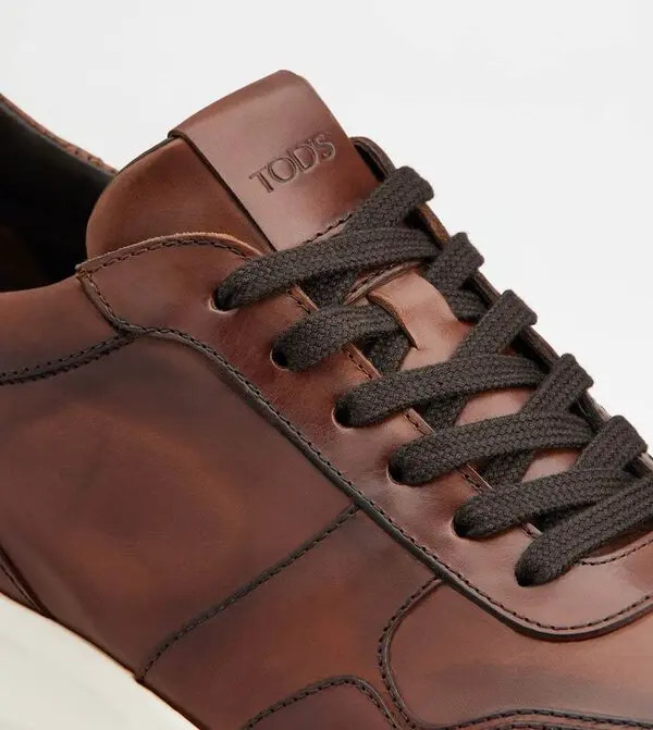 TOD'S Low-top Sneakers