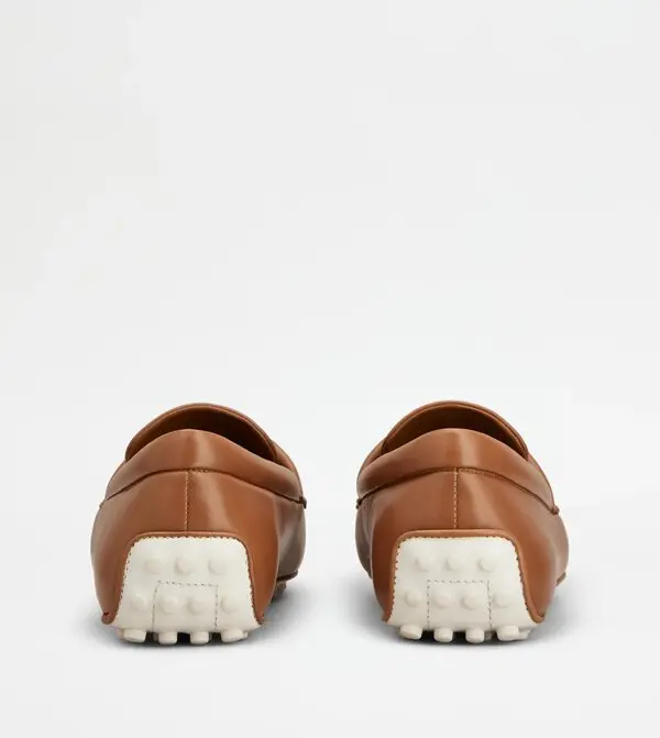TOD'S Round Toe Slip-on Loafers With Color-blocked Sole