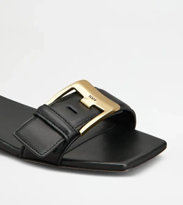 TOD'S Square-toe Flat Sandals