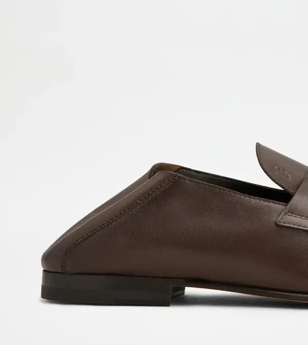 TOD'S Round-toe Loafers