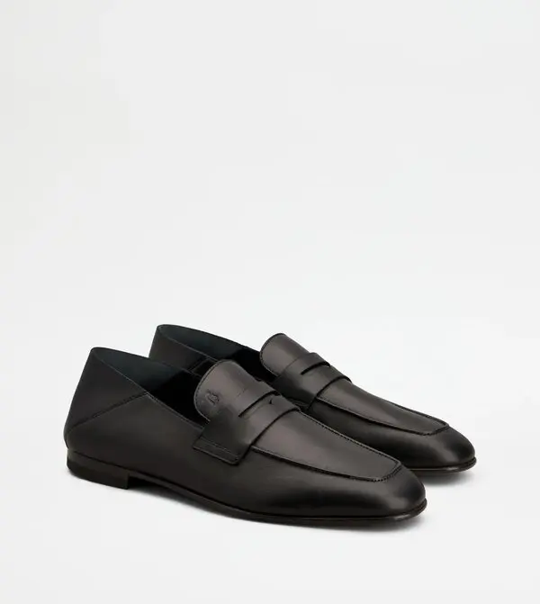 TOD'S Round-toe Loafers