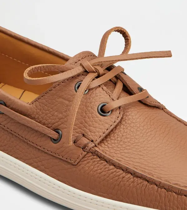 TOD'S Round-toe Loafers