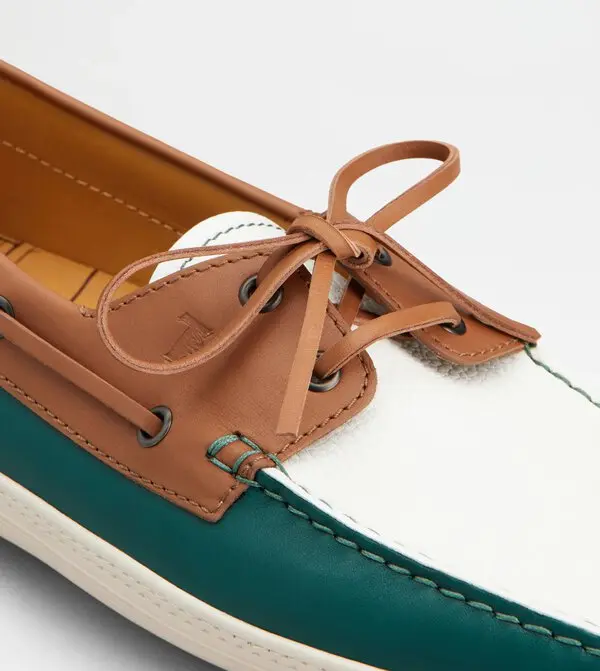 TOD'S Round-toe Loafers