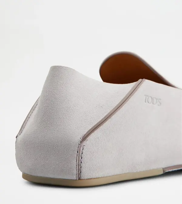 TOD'S Round Toe Loafers With Logo Detailing