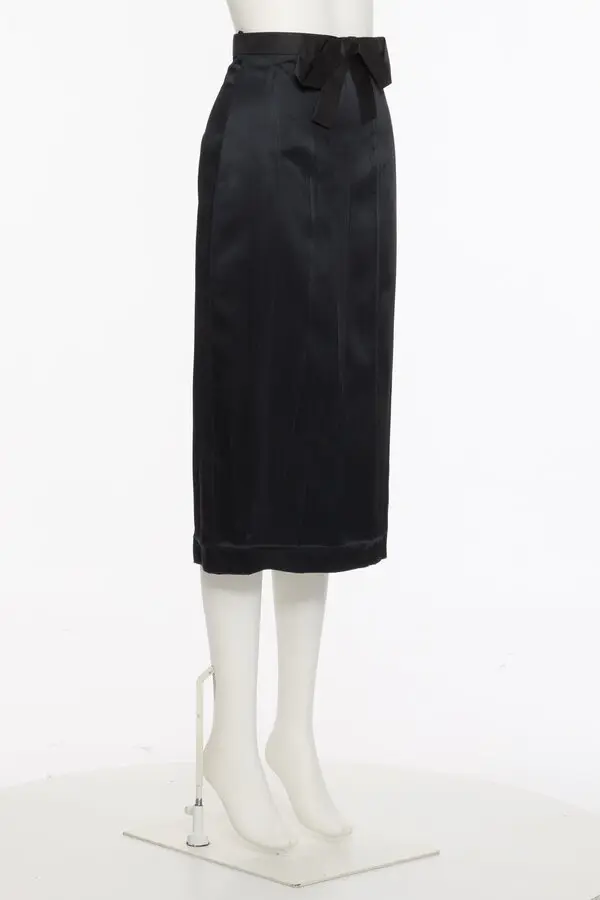 Valentino Garavani Satin Midi Skirt With Bow Detail - Black