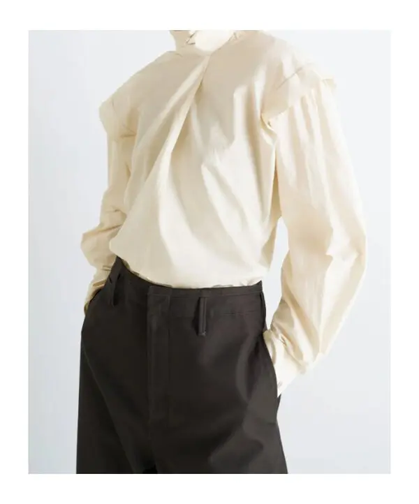 LEMAIRE Ascot V-neck Top With Side Slits And Trompe-l'oeil Sleeves - Cream