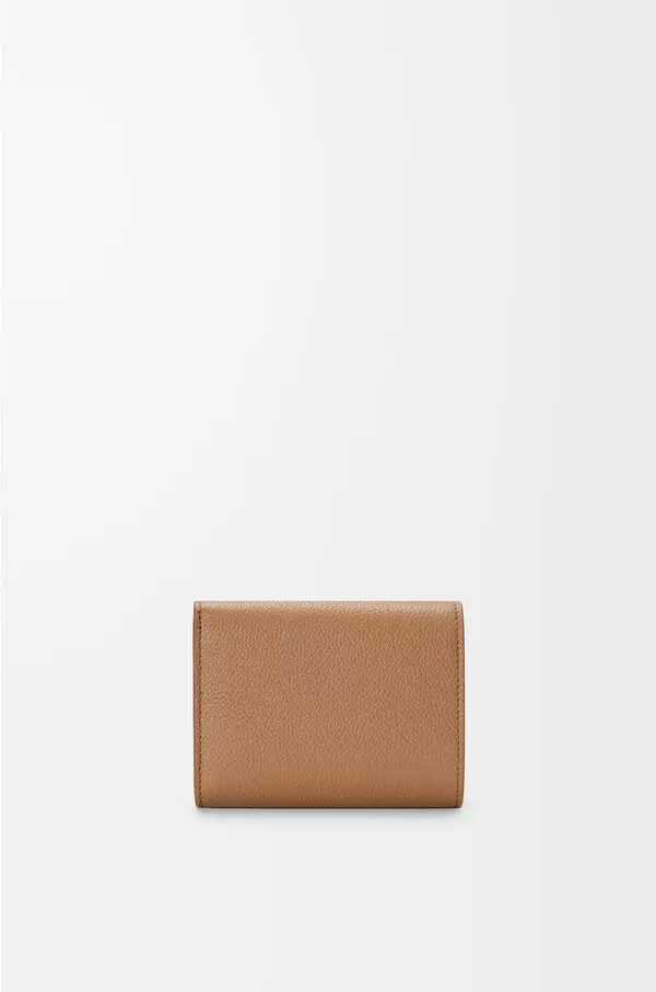 Loewe Pebble Trifold Wallet In Pebble Grain Calfskin