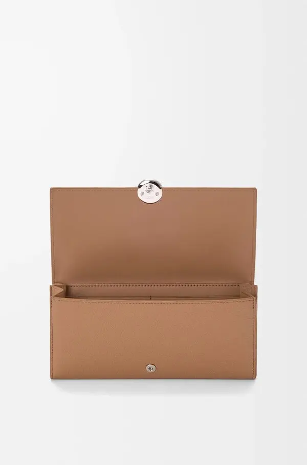 Loewe Pebble Continental Wallet In Mini Grain Calfskin