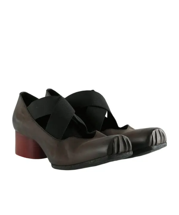 UMA WANG Square-toe Ballet Flats With Crisscross Laces - Brown/red