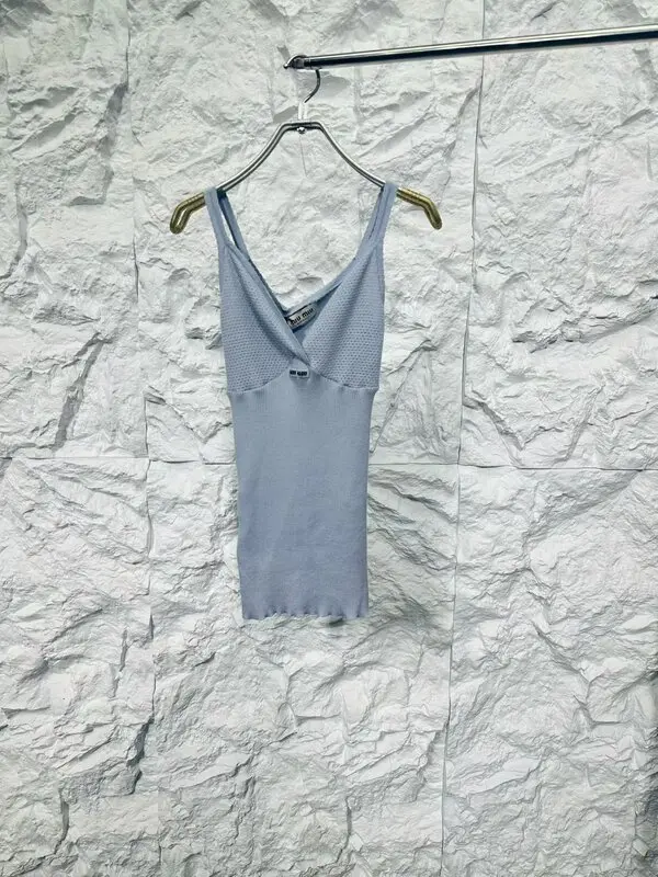 Miu Miu Cotton Knit Logo Design Sleeveless Pullover Top - White