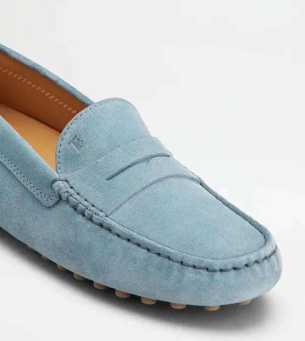 TOD'S Round Toe Slip-on Loafers