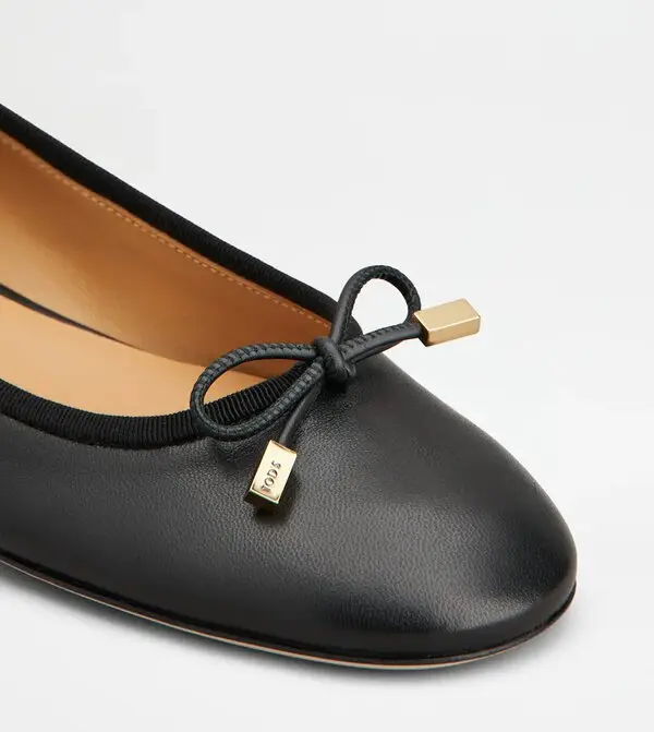TOD'S Round Toe Ballet Flats With Bow Detailing