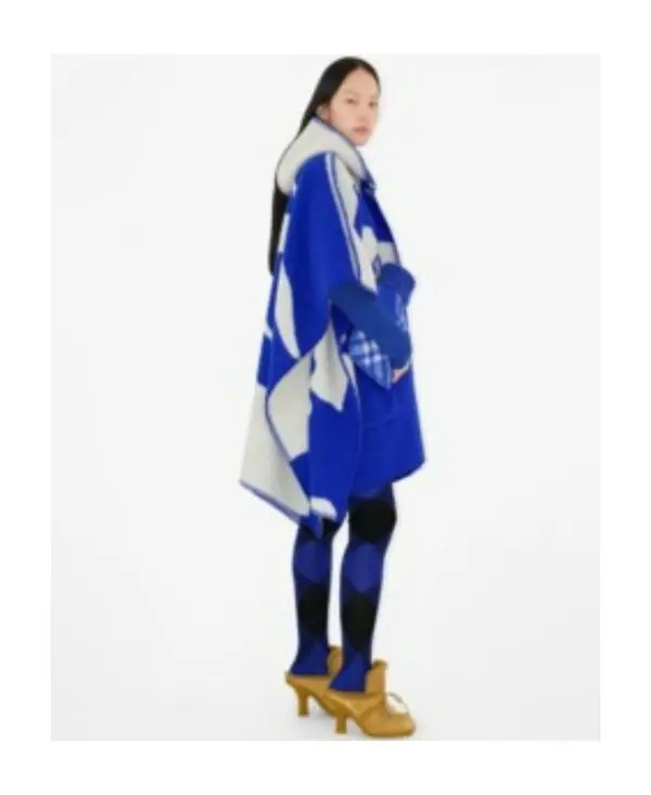Burberry Ekd Hooded Wool Cape