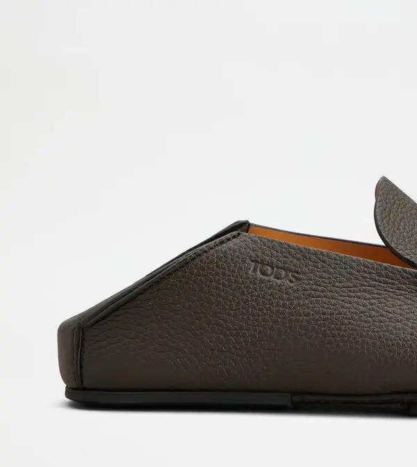 TOD'S Round-toe Loafers