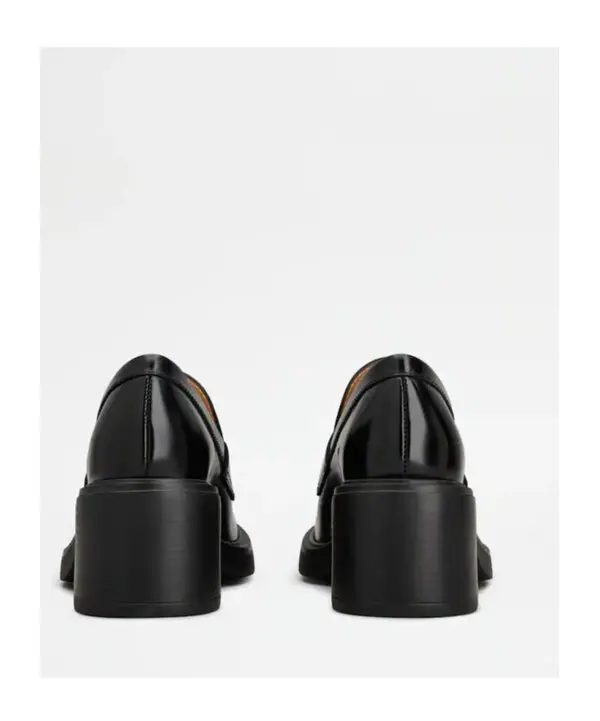 TOD'S Leather Loafers With Chain Detail