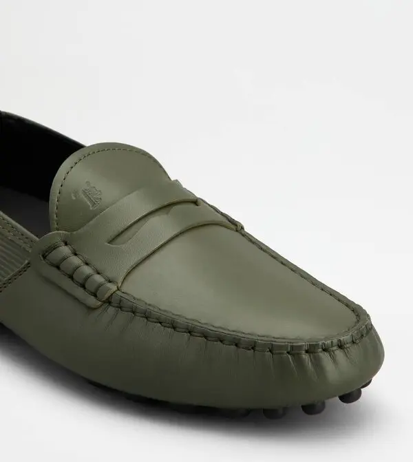 TOD'S Round-toe Loafers