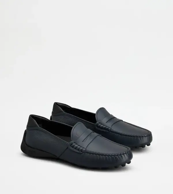 TOD'S Round Toe Loafers