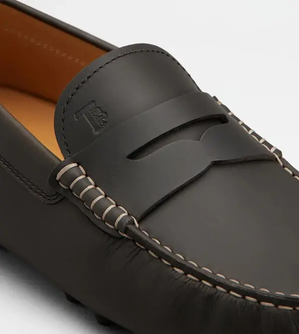 TOD'S Round-toe Loafers