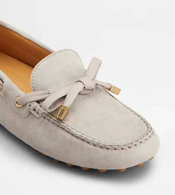 TOD'S Round-toe Loafers