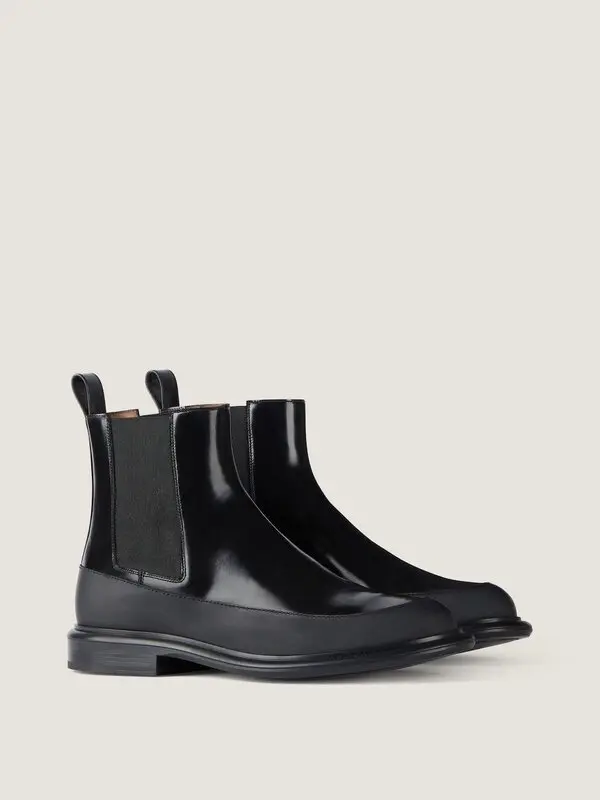 Givenchy Chelsea Boots In Brushed Calfskin Leather
