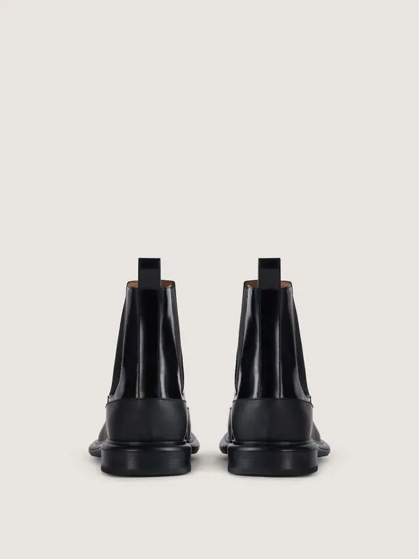 Givenchy Chelsea Boots In Brushed Calfskin Leather