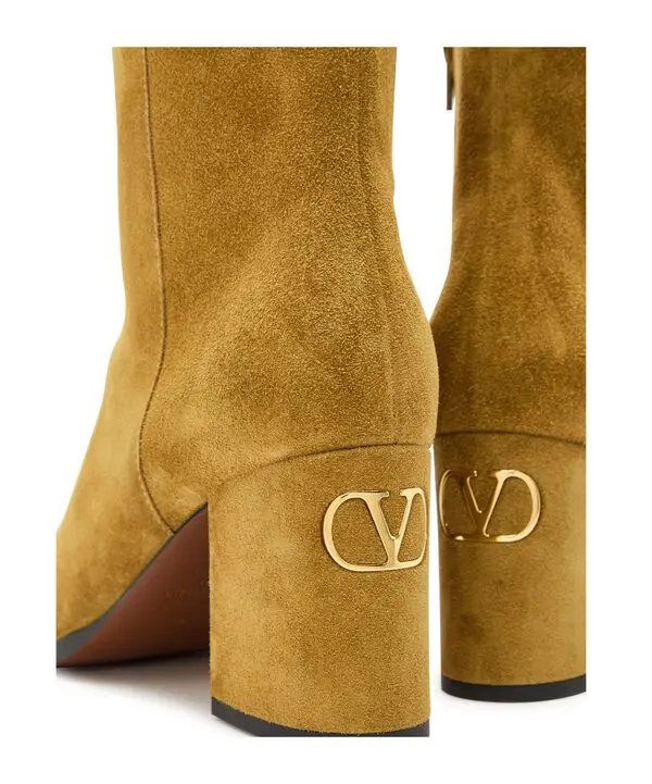 Valentino Garavani Casual Solid Color Ankle Boots
