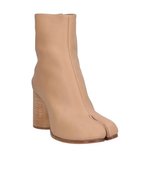 MAISON MARGIELA Round Toe Leather Ankle Boots