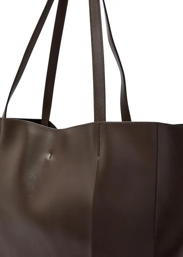 TOTEME Roam Leather Tote