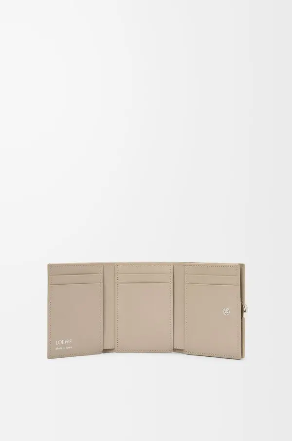 Loewe Pebble Trifold Wallet In Pebble Grain Calfskin