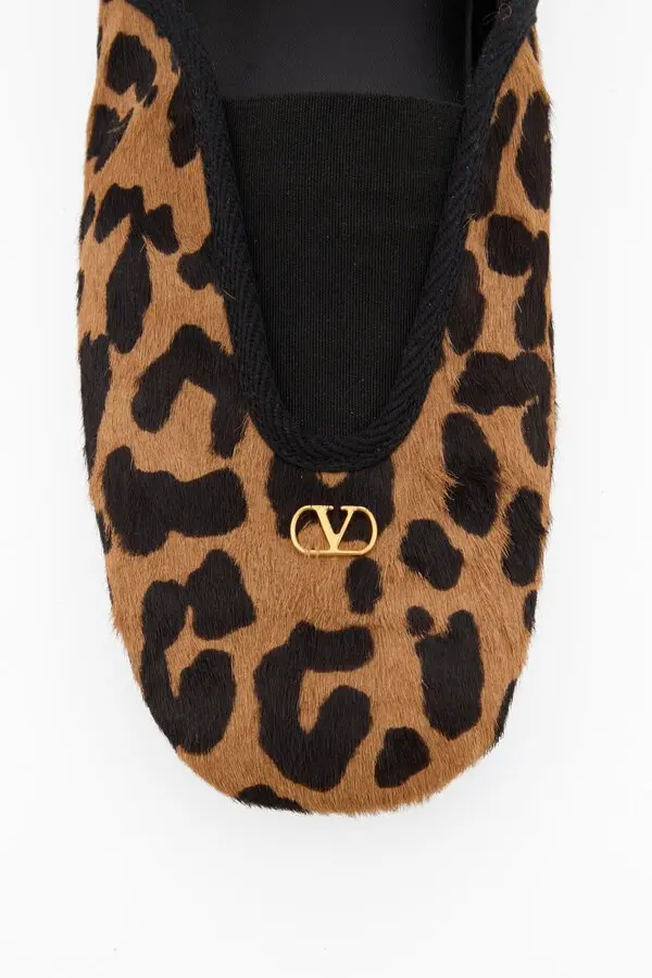 Valentino Garavani Round-toe Casual Shoes