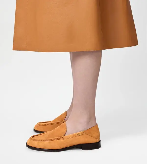 TOD'S Round-toe Loafers