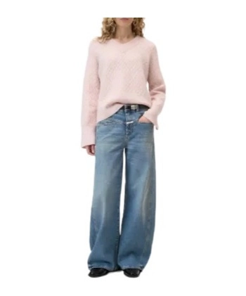 Closed V-neck Long-sleeve Sweater