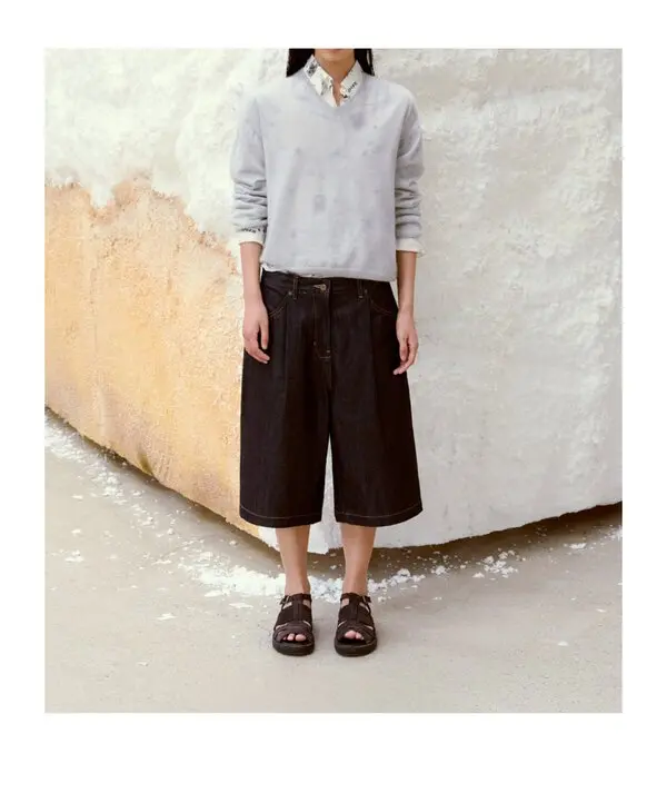 LOW CLASSIC Belt-loop Pocket Shorts