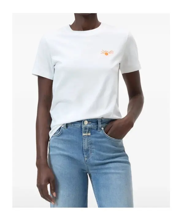 Closed Embroidered Basic T-shirt