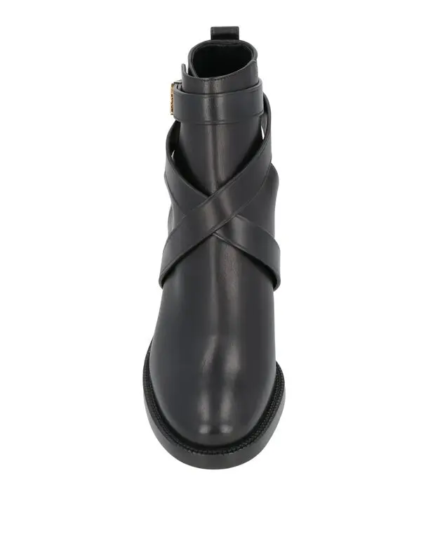Burberry Leather Ankle Boots With Thick Heel And Zipper Detail