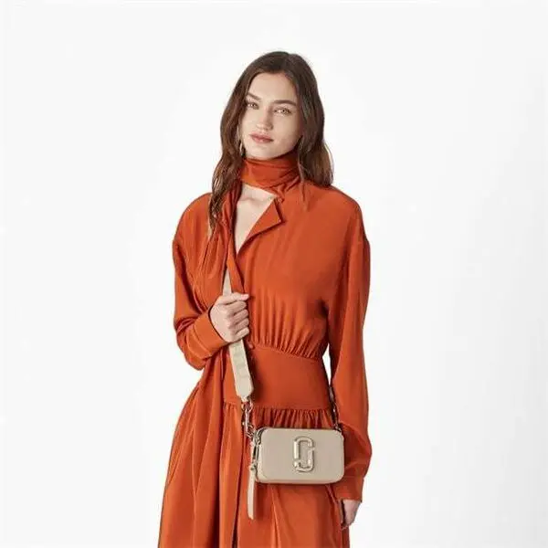 Marc Jacobs Logo Shoulder Bag - Nude