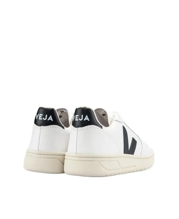 VEJA Low-top Lace-up Sneakers - White