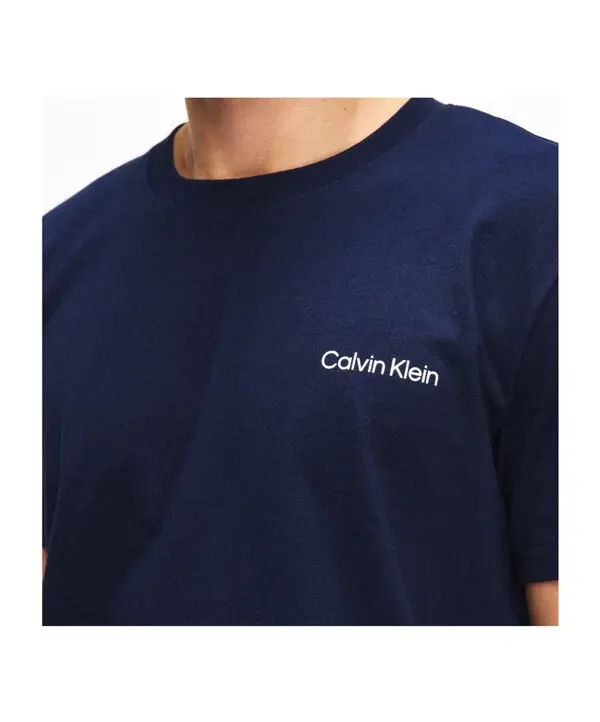 Calvin Klein Comfortable Lightweight Solid Color T-shirt