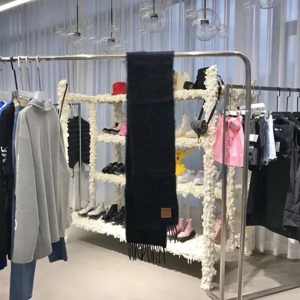 Loewe Logo Patch Fringed Scarf