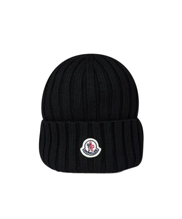 Moncler Ribbed Beanie With Embroidered Logo - Black