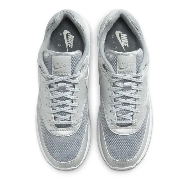 Nike Classic Versatile Sneakers