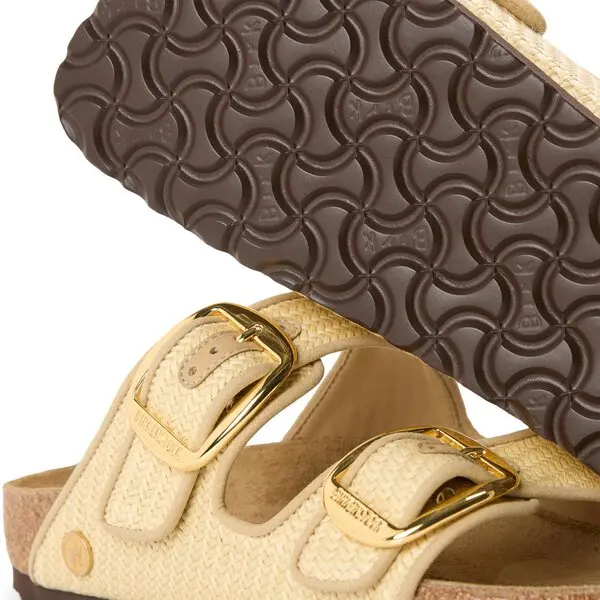 BIRKENSTOCK Arizona Buckle Flat Sandals - Nude