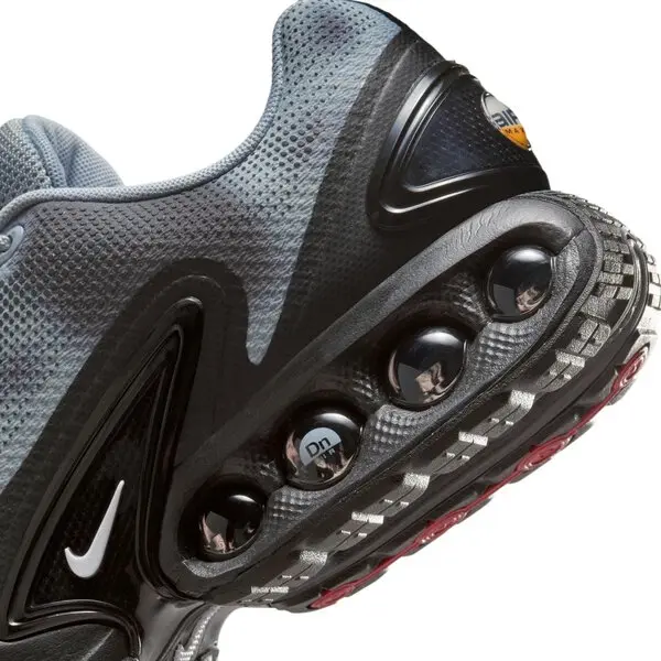 Nike Max Dn Low Top Sneakers - Black