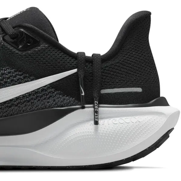 Nike Road Running Sneakers