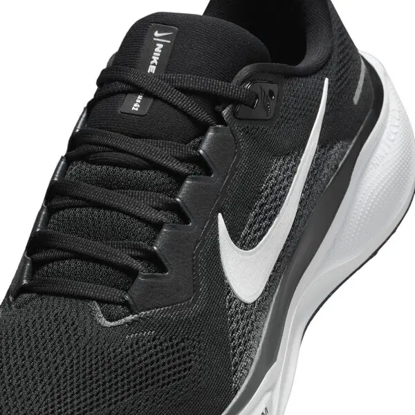 Nike Road Running Sneakers