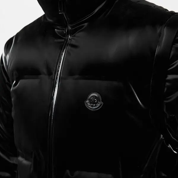 Moncler Reversible Down Puffer Jacket With Detachable Sleeves - White