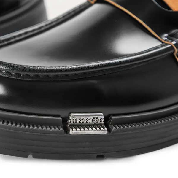 MAISON MARGIELA Solid Color Loafers