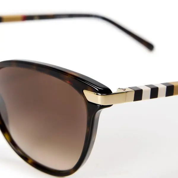 Burberry Round Frame Sunglasses With Tortoiseshell Pattern