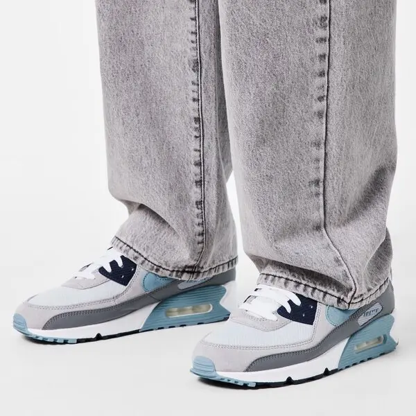 Nike Fashionable Sports Shoes