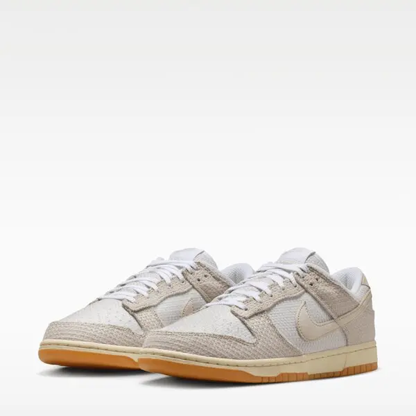 Nike Dunk Low Top Sneakers